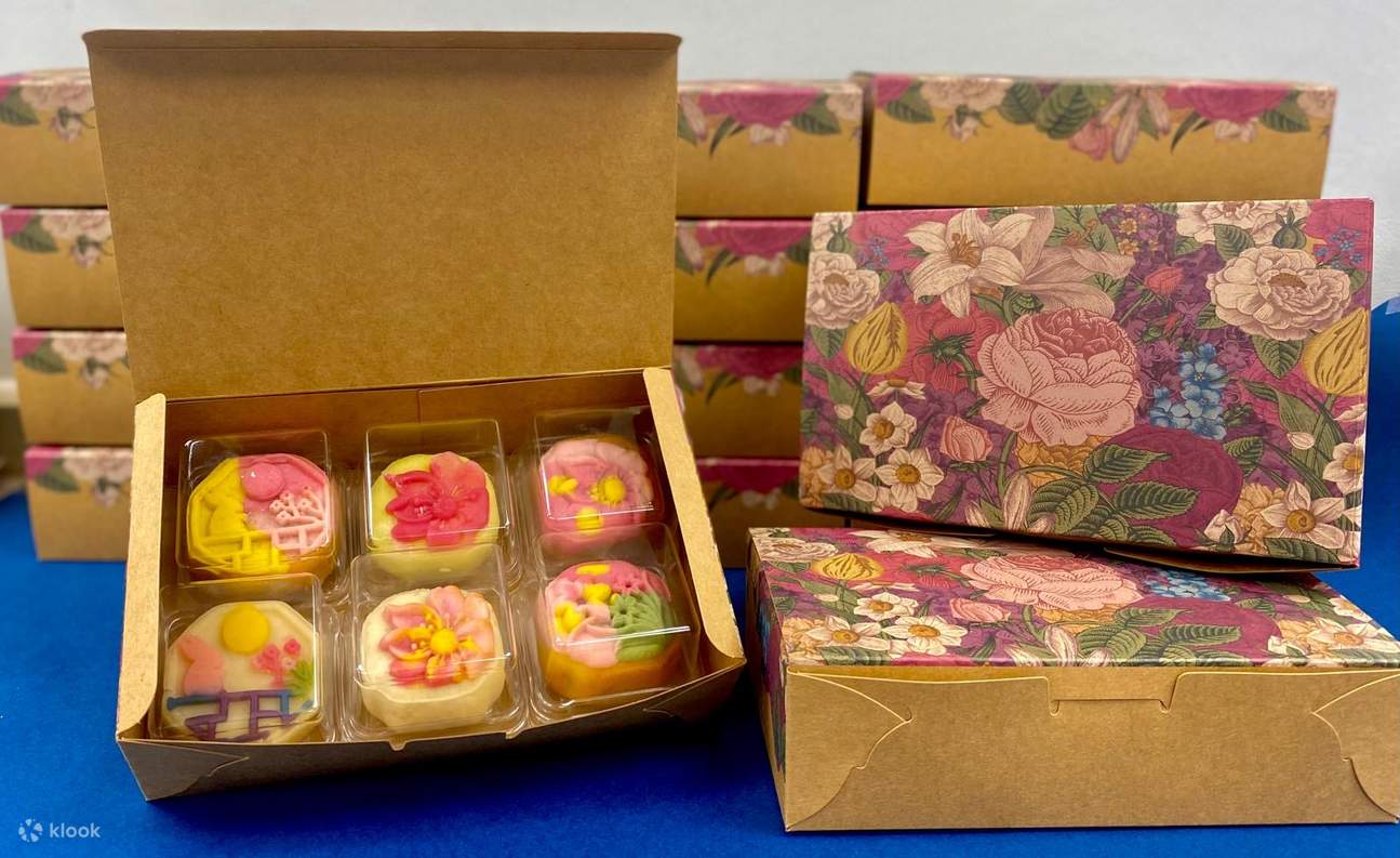 Tsim Sha Tsui 6 Mooncake Workshop [Traditional/Snowy/Peach Skin] - Choose Any Two - Klook Malaysia